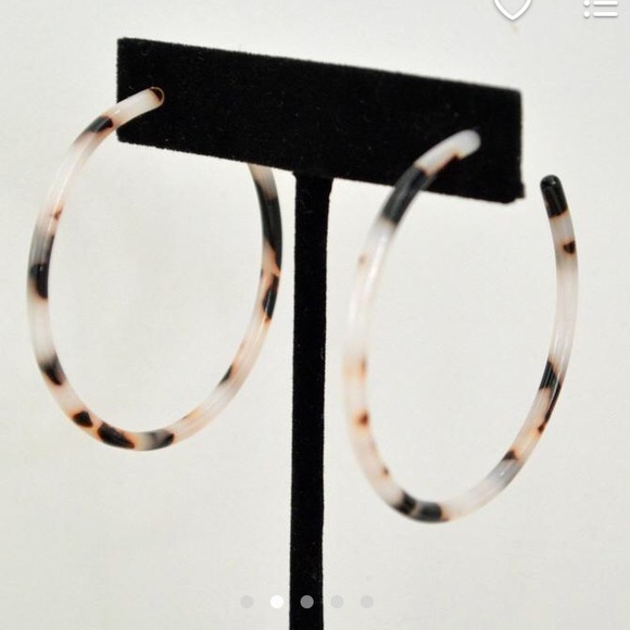 Anthropologie | Jewelry | Blonde Tortoise Shell Hoop Earrings | Poshmark